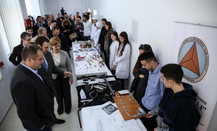 Në Prishtinë u hap Qendra për Këshillim në Karrierë - Gazeta Online ...