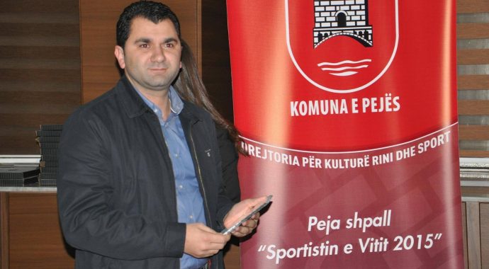 Këcënohet me armë nënkryetari i Pejës, Shkumbin Gashi - Gazeta Online ... Këcënohet me armë nënkryetari i Pejës, Shkumbin Gashi - Gazeta Online ...