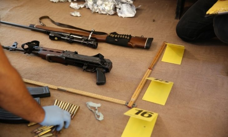 Policia, aksion në katër fshatra të Pejës - Gazeta Online INSAJDERI Policia, aksion në katër fshatra të Pejës - Gazeta Online INSAJDERI
