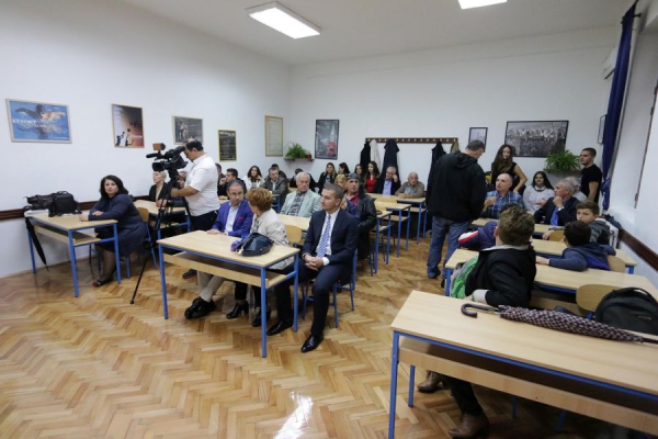 Në Zarë nis mësimi në gjuhën shqipe - Gazeta Online INSAJDERI