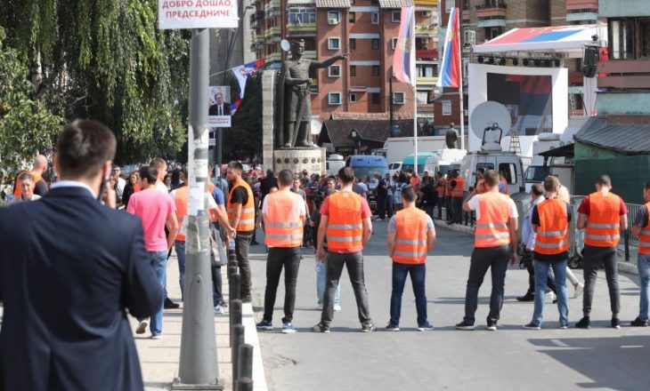 Vuçiq bën homazhe te vendi i vrasjes së Oliver Ivanoviqit - Gazeta ... Vuçiq bën homazhe te vendi i vrasjes së Oliver Ivanoviqit - Gazeta ...