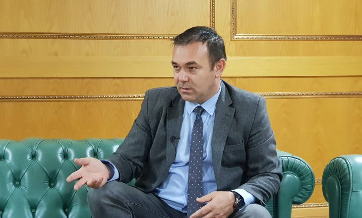 Rexhep Selimi – pozitës: Hipokritë, e sollët Gjykatën Speciale, tani po ...