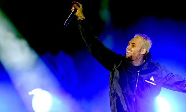 Chris Brown rrezikon të dënohet me burg, për posedim të një majmuni pa ... Chris Brown rrezikon të dënohet me burg, për posedim të një majmuni pa ...