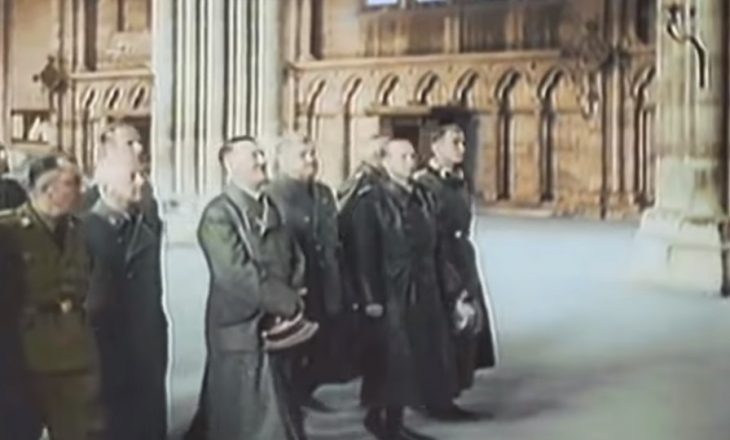 Pamje të rralla momentin e kapitullimit të Francës nga Hitleri gjatë ...