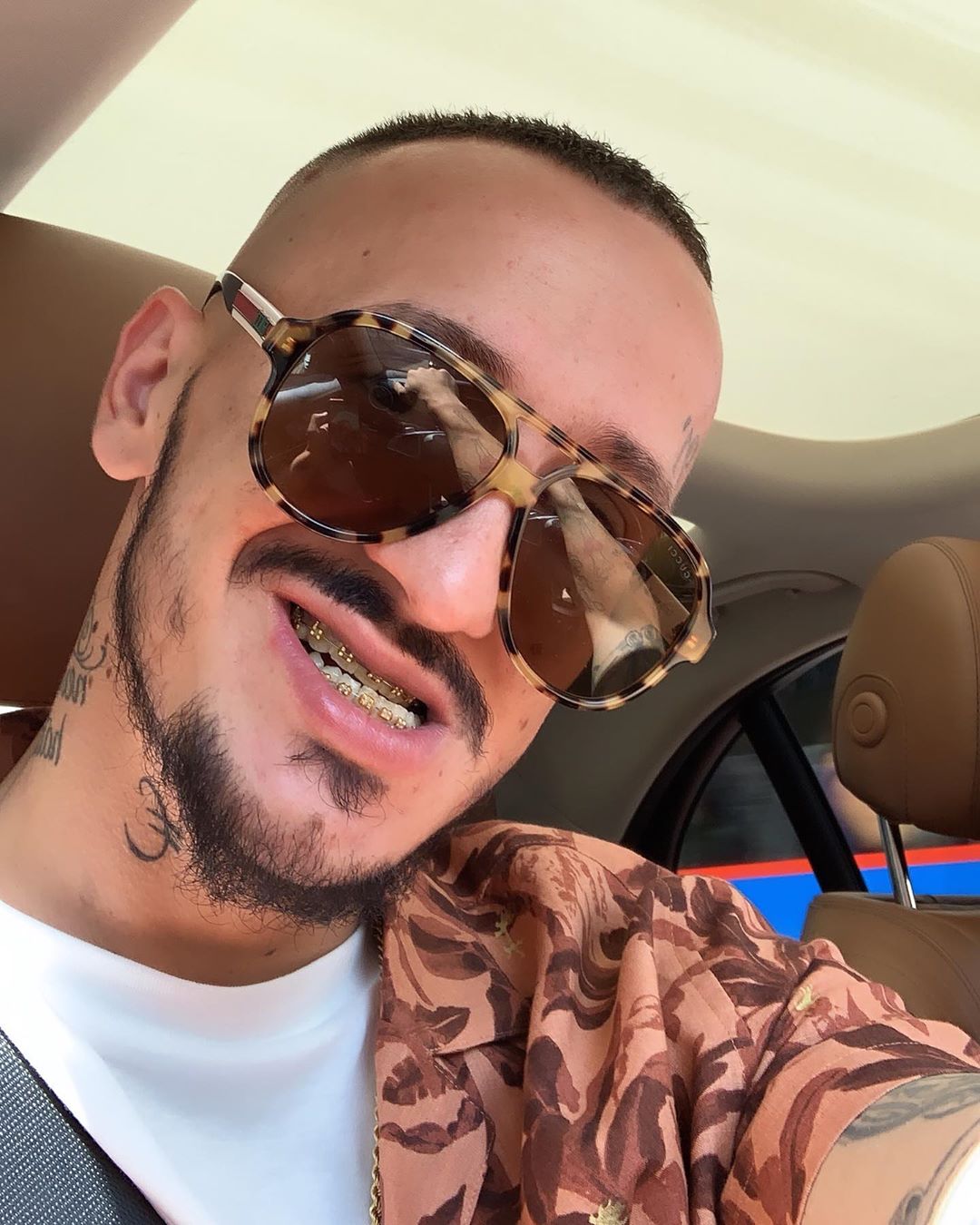 Getinjo "vishet" me dukat - Gazeta Online INSAJDERI