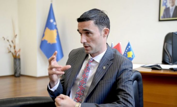 Reagon ministri Shala: Ndalimi i pastrimit të rezervuarve të naftës nuk ...