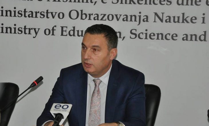 “Borgj a Borxh” – Ministri i Arsimit ia huq keq në drejtshkrim - Gazeta ... “Borgj a Borxh” – Ministri i Arsimit ia huq keq në drejtshkrim - Gazeta ...
