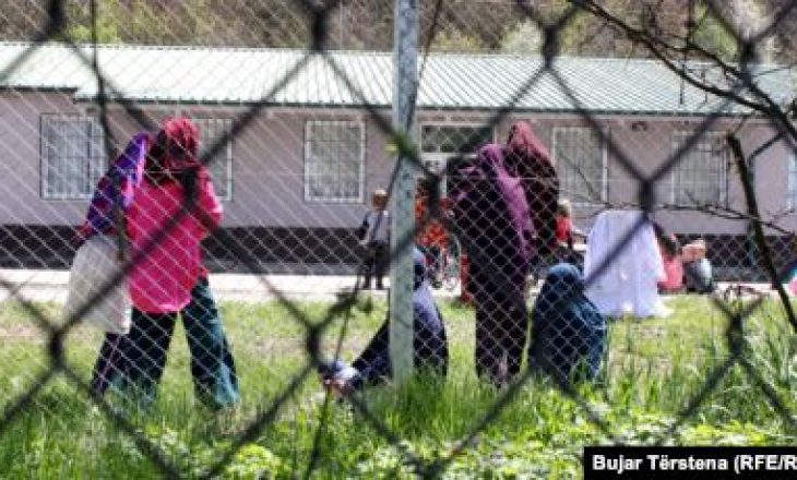 Me fillimin e shkollës: Fëmijët e kthyer nga Siria i heqin shamitë dhe ...