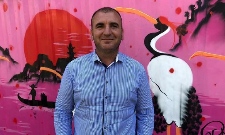 Haxhi Hoti i Nismës që e pati kërcënuar Kurtin, sapo ka “zbuluar” diçka ... Haxhi Hoti i Nismës që e pati kërcënuar Kurtin, sapo ka “zbuluar” diçka ...