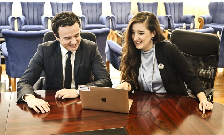 Këshilltarja e Kurtit ofendon ministrin Arben Vitia - Gazeta Online ...