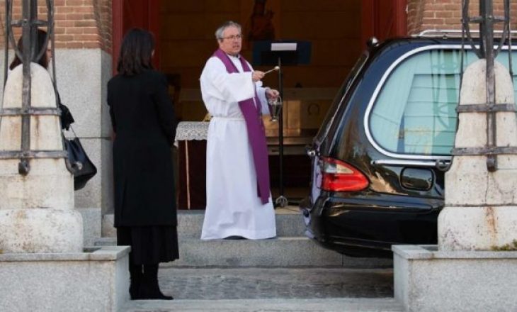 Çdo 15 minuta një arkivol shkon për djegie: Ja si po zhvillohen ...